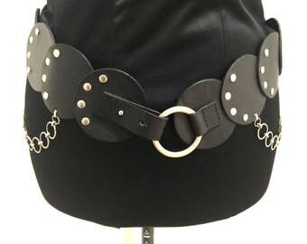 Armlet. Arm Chain. Upper Arm Bracelet. Metal. Silver Color.