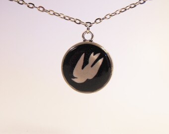 Bioshock Infinite Necklace Bird Or Cage