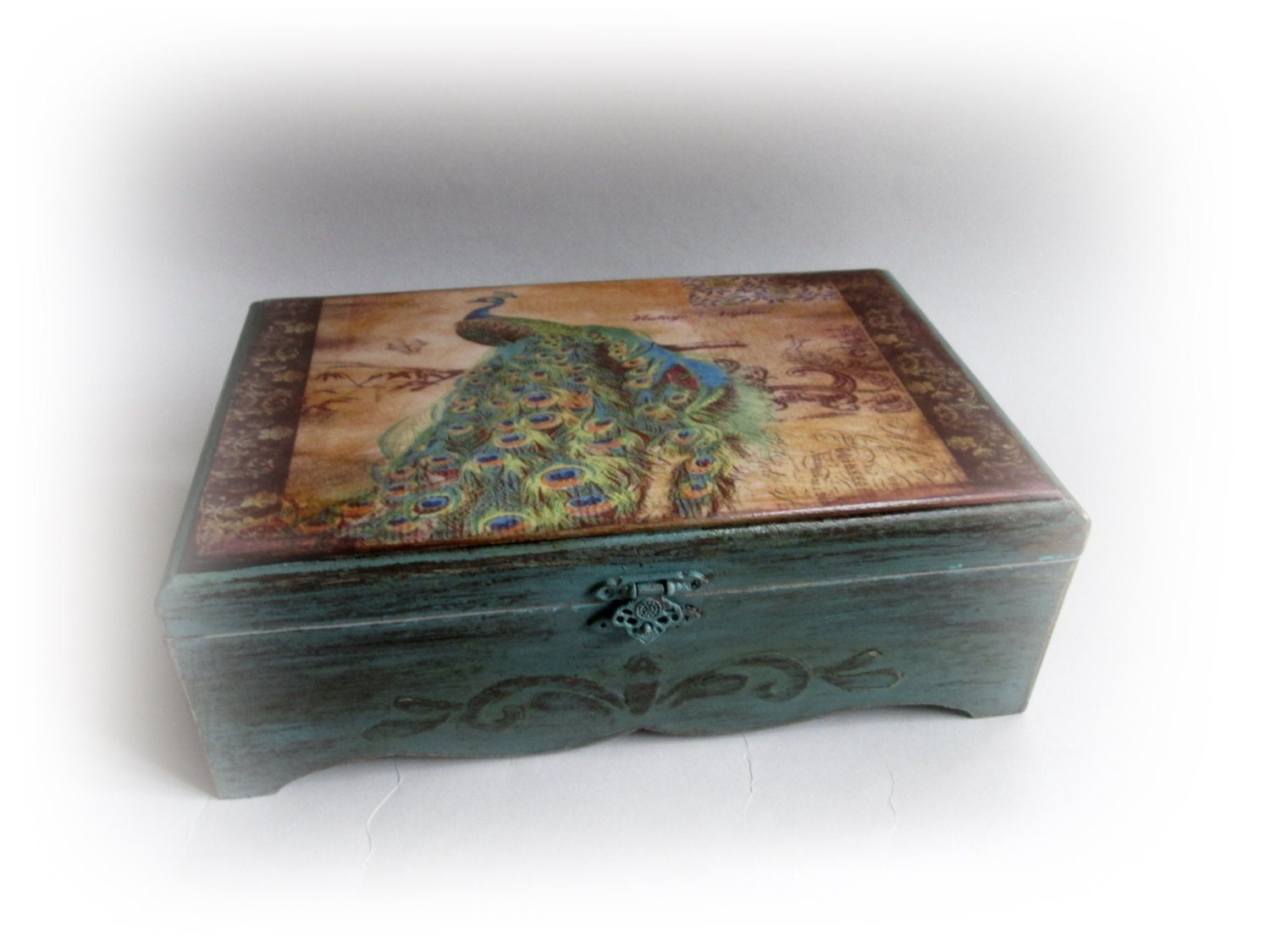 Rustic Peacock Box. Peacock Keepsake Box. Peacock Wedding.