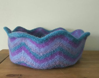 Felted cat bed | Etsy