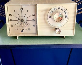 Vintage clock radio | Etsy