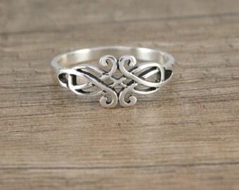 Irish ring | Etsy