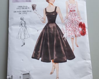 Plus size model | Etsy