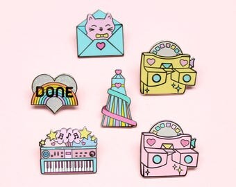 Retro pins | Etsy