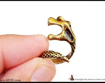 Bird talon ring | Etsy