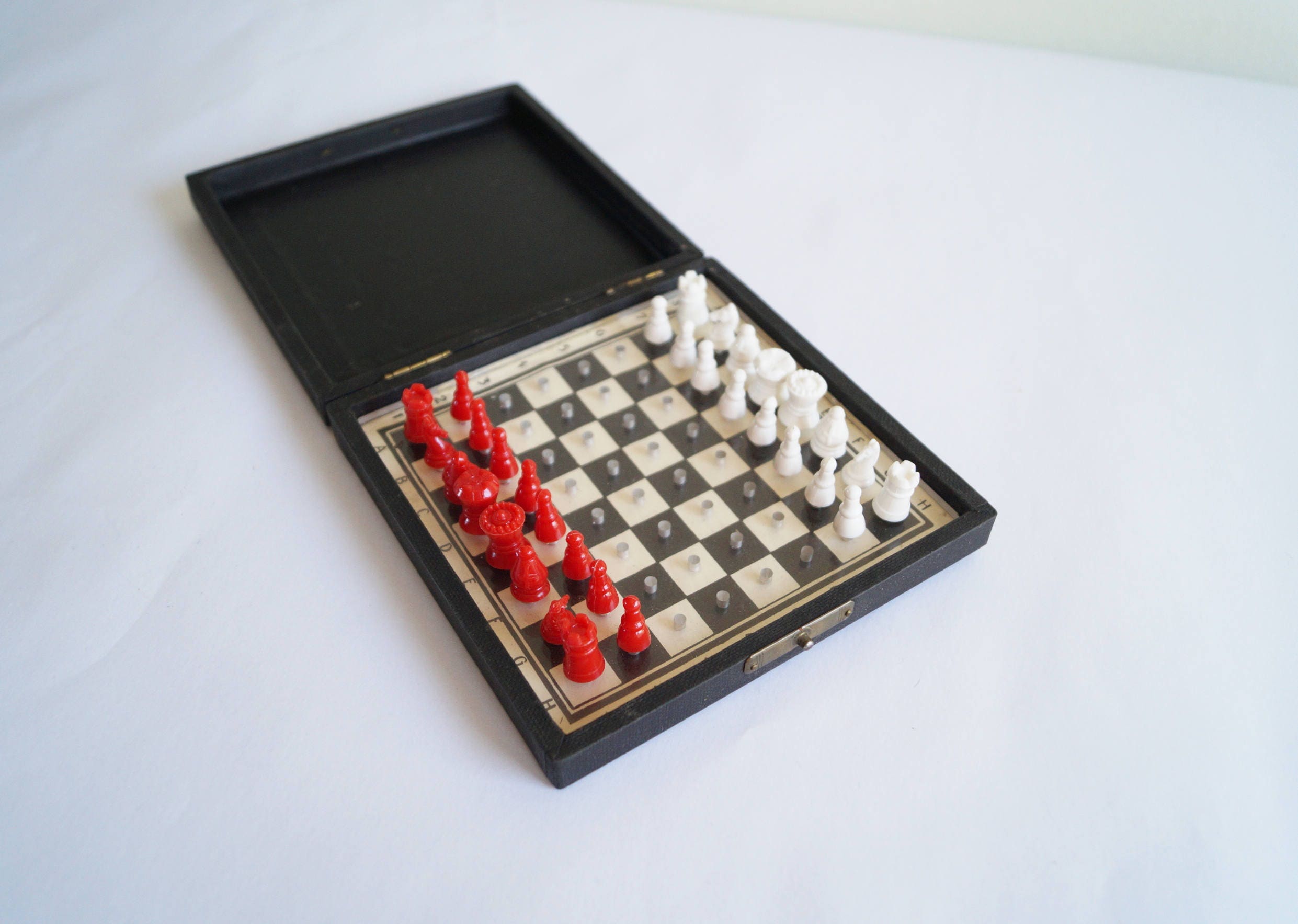 Travel Chess Set Small Chess Compact Chess Pin Chess Pieces