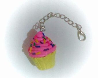 Items similar to Swirl Cupcake Keychain on Etsy