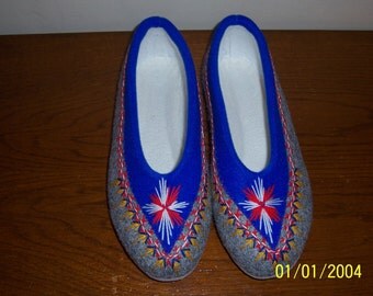 Embroidered slippers | Etsy