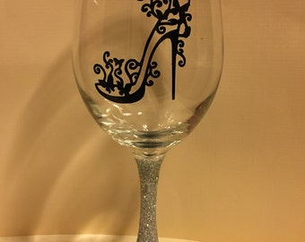 Diva wine glass | Etsy