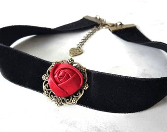 Red rose choker | Etsy