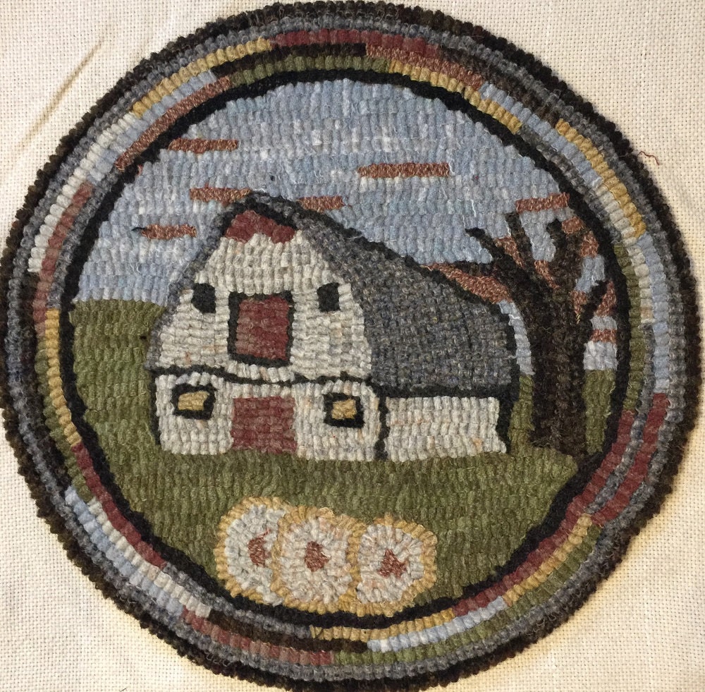 Rug Hooking Pattern for Old Barn 2 Chair Pad on
