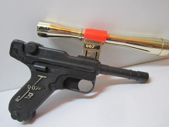 Vintage 1960's James Bond 007 Plastic Play Gun with