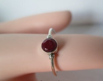 Small ruby ring | Etsy