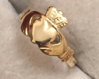 Items similar to 18K Gold Claddagh Ring Irish Fenian Without Crown on Etsy