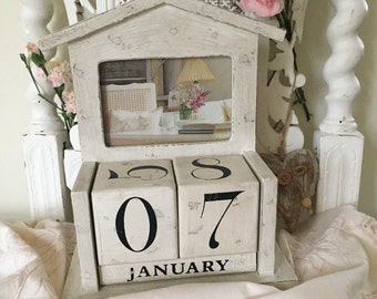 Wooden calendar | Etsy