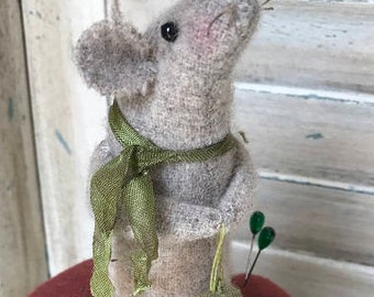 THE WHITE MOUSE Pincushion Pdf Email Knit Pattern