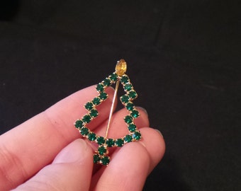 Pine tree pin | Etsy