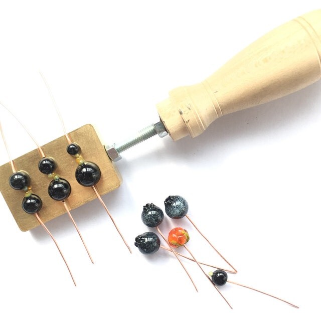 Handmade lampwork beads by Janna Petrovna by PetrovnaLampwork