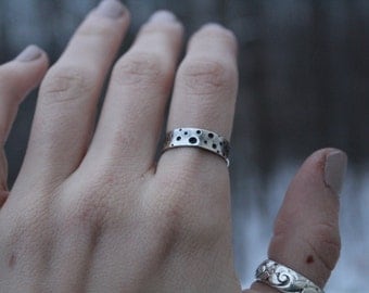 Sterling Silver Bubble Ring set with Amethyst