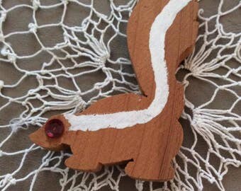 Skunk pin | Etsy