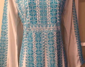 Black dresses / Tobe / Thobe / Thoube / Abaya with Red