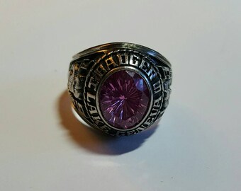 University ring | Etsy