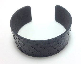 Items similar to Simple Sculptural Python Cuff on Etsy