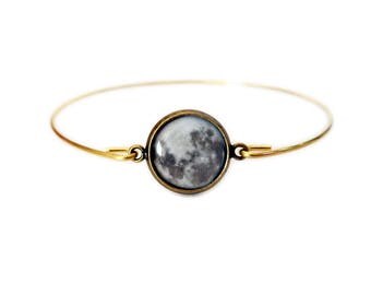 Full moon bangle bracelet