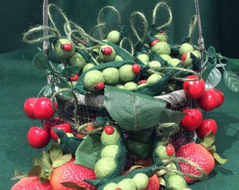 Pea pod ornament | Etsy