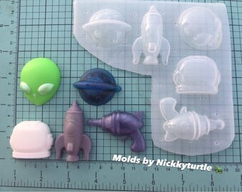 Alien mold | Etsy