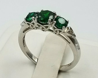 Green stone ring | Etsy