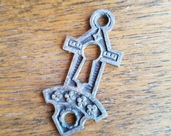 Keyhole covers | Etsy