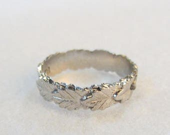 Laurel leaf ring | Etsy