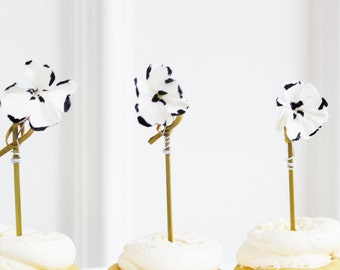 Gum paste blossoms | Etsy