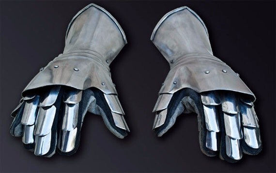 15th century Gauntlets Medieval armor