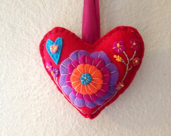 Red felt hearts | Etsy
