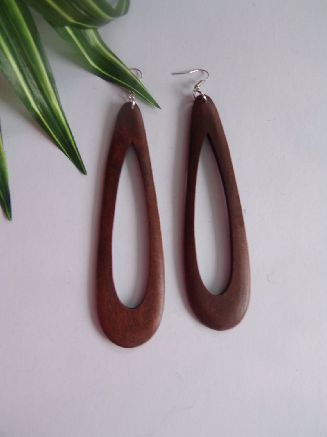 Elongated Teardrop Peek A Boo Wood Earrings In Coffee Black