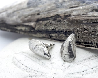 Mussel shell earring | Etsy