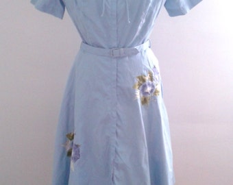 Stepford wives | Etsy