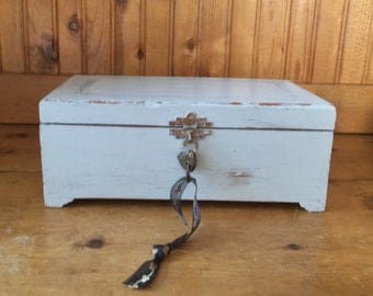 Locking keepsake box | Etsy