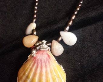 Sunrise shell necklace | Etsy