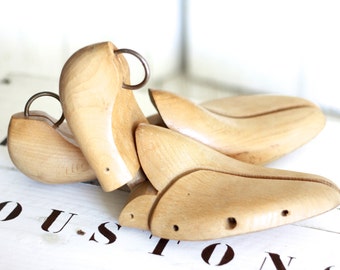 Shoe bookends | Etsy