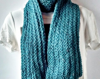 Unique hand-knitted items by Lelsloom on Etsy