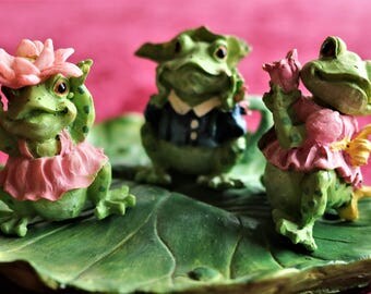 Whimsical frog | Etsy