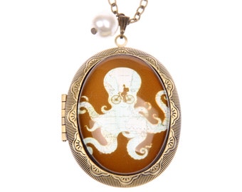 Steampunk locket | Etsy