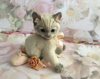 Resin cat figurine | Etsy