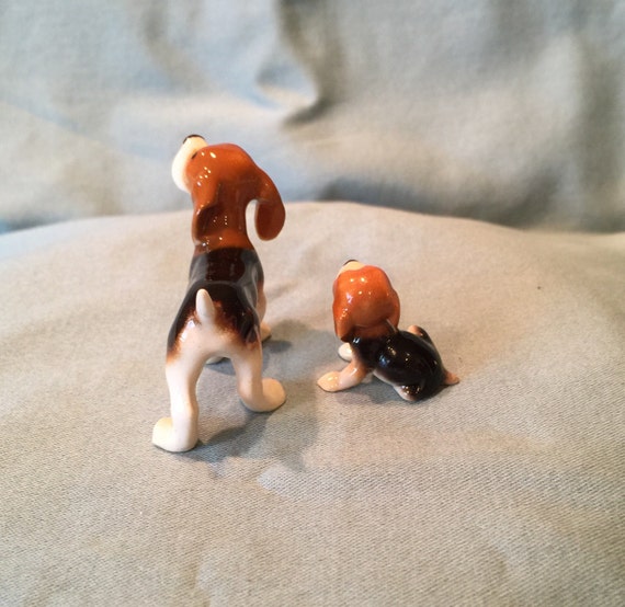 Adorable Miniature Beagle Mama and Puppy by NewToYouVintageZoo