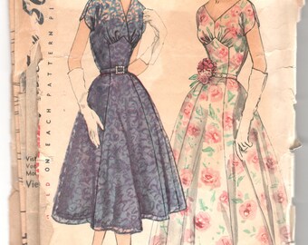 Simplicity 4650 1950s Misses Dress Pattern Square Neck V Back