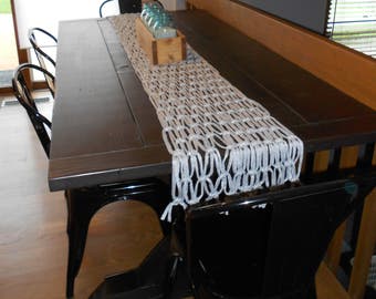 Macrame table runner | Etsy