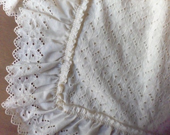 Eyelet bedding | Etsy